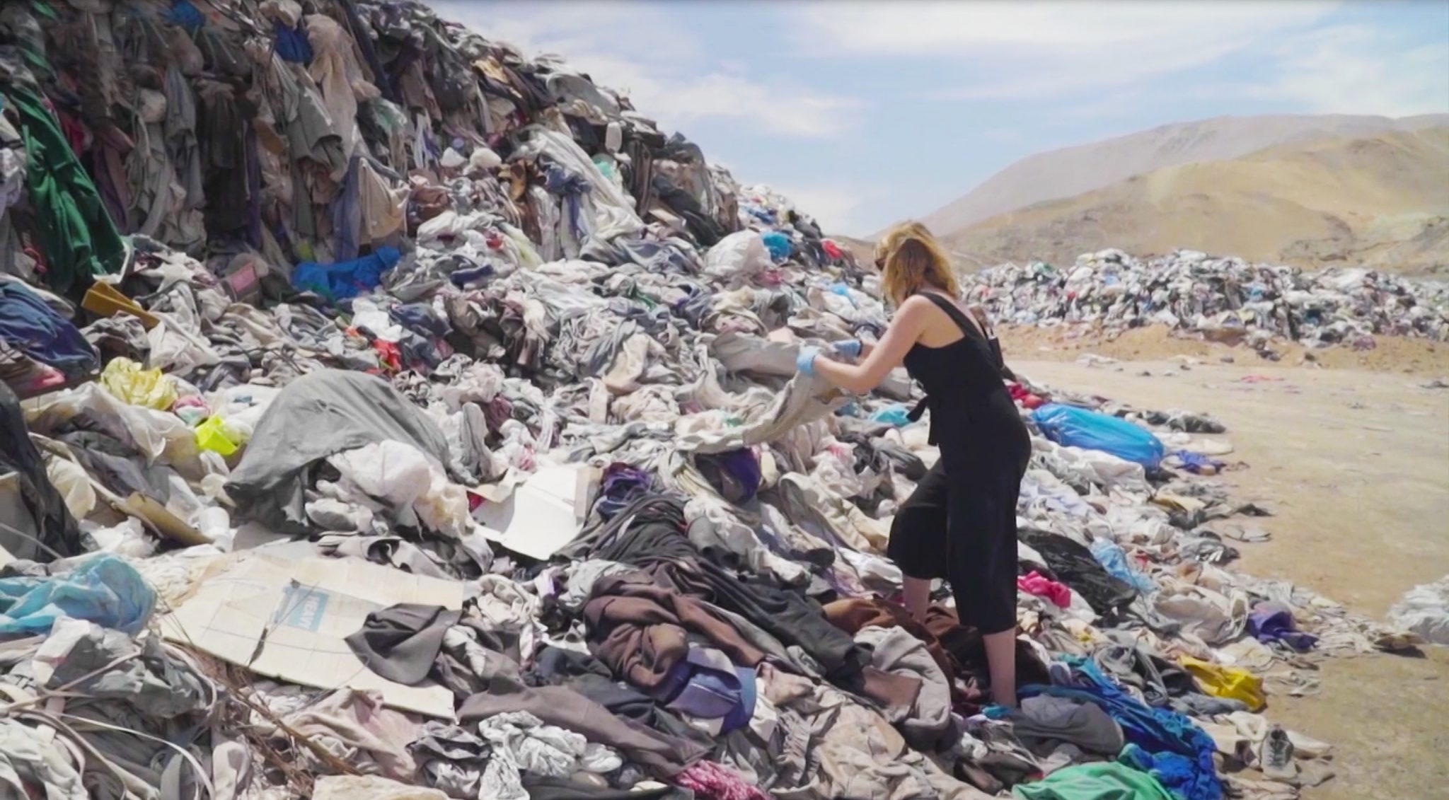 Almost 40 Thousand Tons of Clothes Dumped Every Year in Atacama Desert ...
